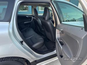 Pelēks Volvo XC60 2009 Tallina, ar dzinēja tilpumu 2.40 L un nobraukumu 279 tūkst. km par 9900 €, foto 16 vietnē AUTOMOTO.COM.LV