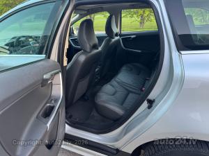 Pelēks Volvo XC60 2009 Tallina, ar dzinēja tilpumu 2.40 L un nobraukumu 279 tūkst. km par 9900 €, foto 17 vietnē AUTOMOTO.COM.LV