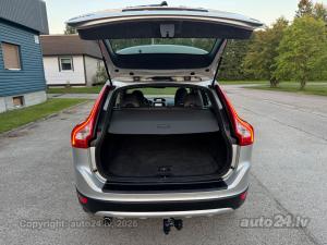 Pelēks Volvo XC60 2009 Tallina, ar dzinēja tilpumu 2.40 L un nobraukumu 279 tūkst. km par 9900 €, foto 18 vietnē AUTOMOTO.COM.LV