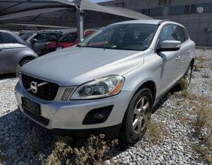 Pelēks Volvo XC60 2009 Šauļi, ar dzinēja tilpumu 2.40 L un nobraukumu 266 tūkst. km par 4200 €, foto  vietnē AUTOMOTO.COM.LV