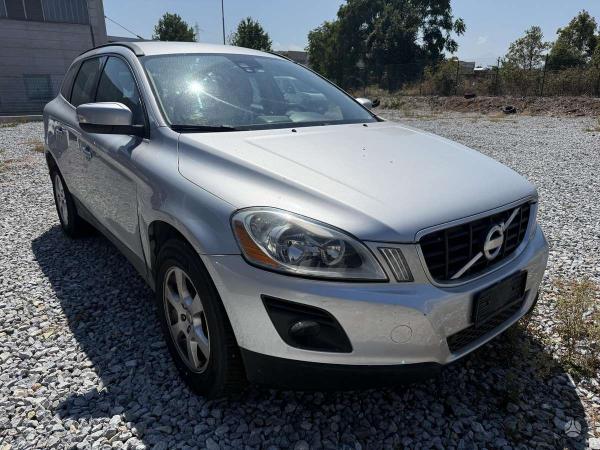 Grey Volvo XC60 2009 in Siauliai, with an engine capacity of 2.40 L and mileage of 266 thousand km for 4200 €, photo 4 on AUTOMOTO.COM.LV