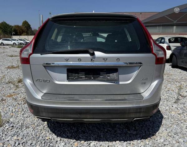 Grey Volvo XC60 2009 in Siauliai, with an engine capacity of 2.40 L and mileage of 266 thousand km for 4200 €, photo 6 on AUTOMOTO.COM.LV