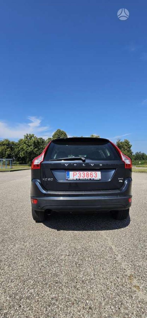 Pelēks Volvo XC60 2009 Viļņa, ar dzinēja tilpumu 2.40 L un nobraukumu 259 tūkst. km par 7090 €, foto 5 vietnē AUTOMOTO.COM.LV