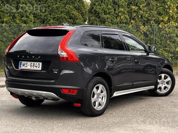 Grey Volvo XC60 2009 in Jelgava, with an engine capacity of 2.40 L and mileage of 0 thousand km for 3790 €, photo 5 on AUTOMOTO.COM.LV