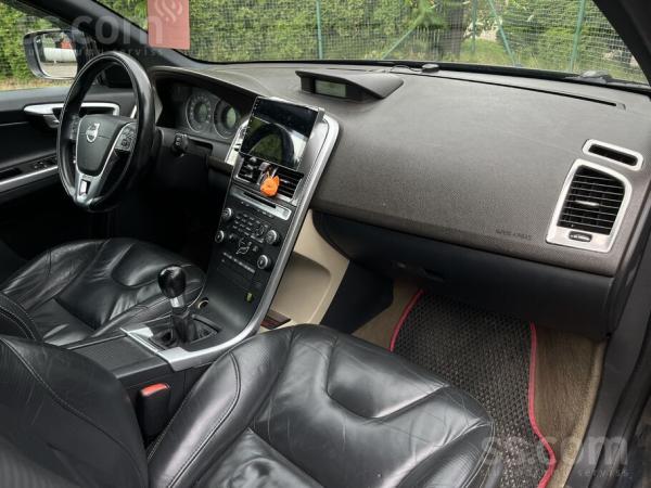 Grey Volvo XC60 2009 in Jelgava, with an engine capacity of 2.40 L and mileage of 0 thousand km for 3790 €, photo 11 on AUTOMOTO.COM.LV