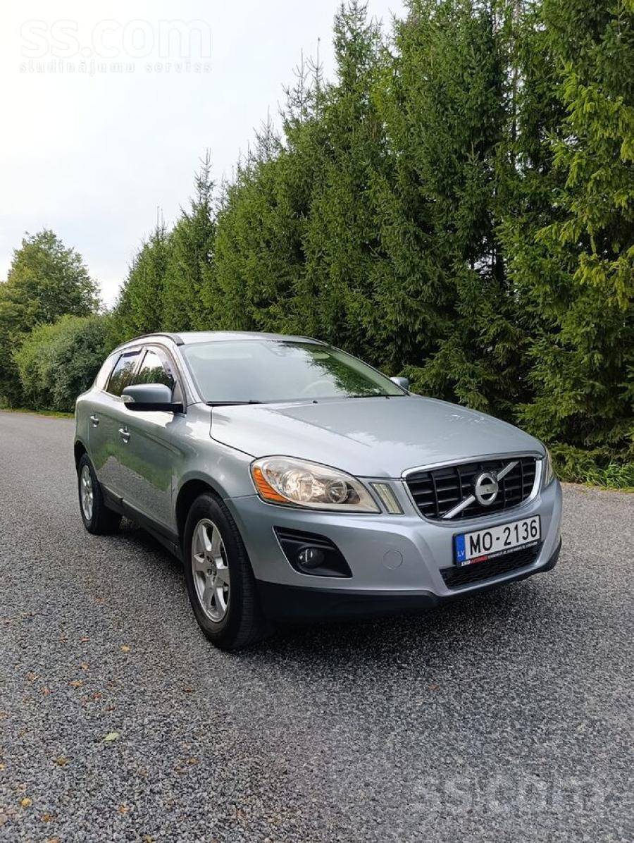 Pelēks Volvo XC60 2009 Ventspils, ar dzinēja tilpumu 2.40 L un nobraukumu 293 tūkst. km par 6000 €, foto 1 vietnē AUTOMOTO.COM.LV
