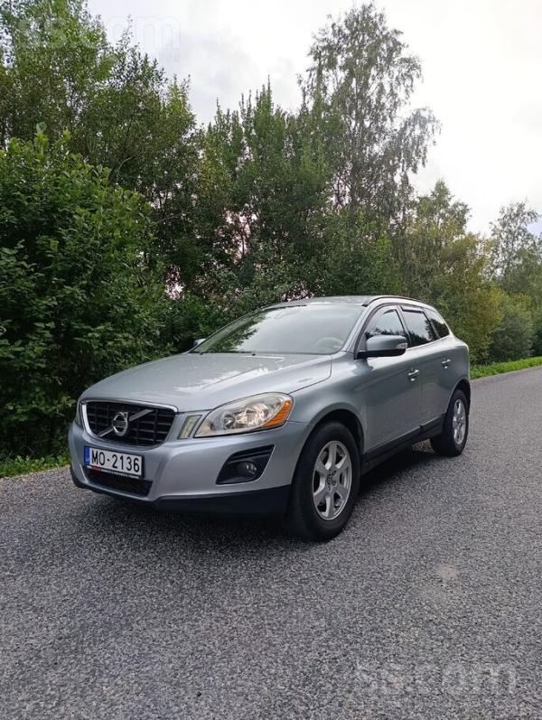Volvo XC60 2009 in Ventspils on AUTOMOTO.COM.LV Grey Volvo XC60 2009 in Ventspils, with an engine capacity of 2.40 L and mileage of 293 thousand km for 6000 €, photo 3 on AUTOMOTO.COM.LV