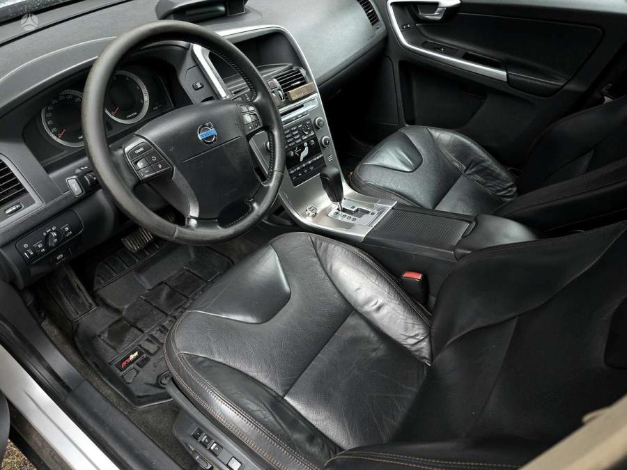 Pelēks Volvo XC60 2009 Šauļi, ar dzinēja tilpumu 2.40 L un nobraukumu 457 tūkst. km par 5600 €, foto 18 vietnē AUTOMOTO.COM.LV