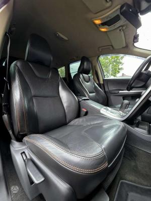 Pelēks Volvo XC60 2009 Šauļi, ar dzinēja tilpumu 2.40 L un nobraukumu 457 tūkst. km par 5600 €, foto 23 vietnē AUTOMOTO.COM.LV