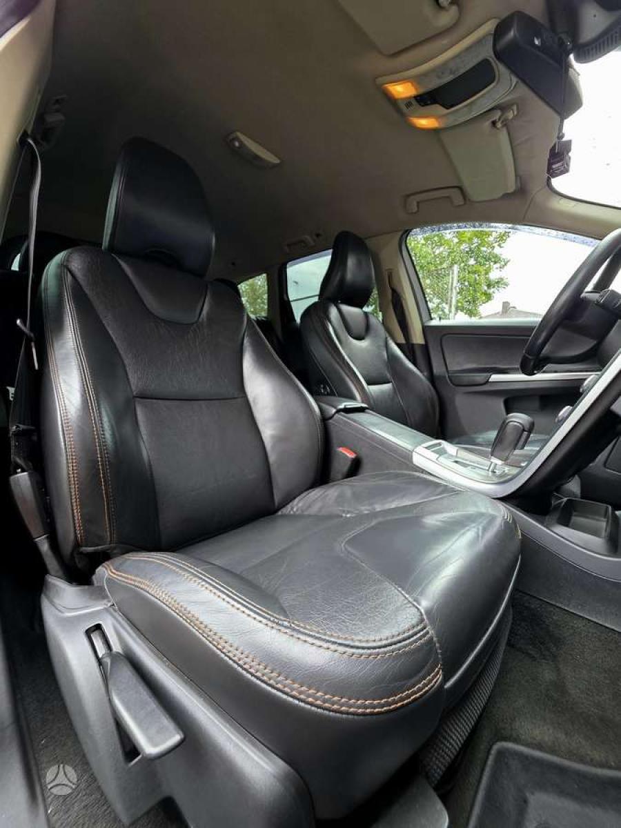 Pelēks Volvo XC60 2009 Šauļi, ar dzinēja tilpumu 2.40 L un nobraukumu 457 tūkst. km par 5600 €, foto 23 vietnē AUTOMOTO.COM.LV