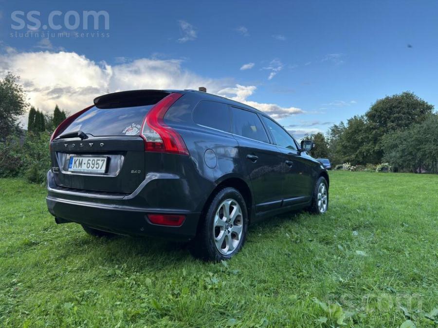 Grey Volvo XC60 2009 in Daugavpils, with an engine capacity of 2.40 L and mileage of 426 thousand km for 5100 €, photo 5 on AUTOMOTO.COM.LV