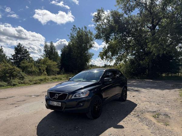 Pelēks Volvo XC60 2009 Viļņa, ar dzinēja tilpumu 2.40 L un nobraukumu 351 tūkst. km par 7200 €, foto 3 vietnē AUTOMOTO.COM.LV