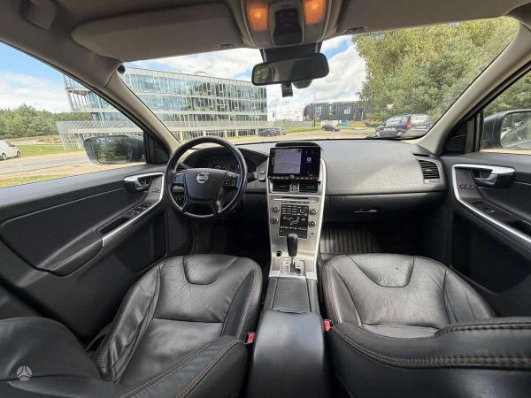Pelēks Volvo XC60 2009 Viļņa, ar dzinēja tilpumu 2.40 L un nobraukumu 351 tūkst. km par 7200 €, foto 8 vietnē AUTOMOTO.COM.LV