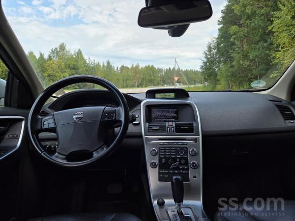 Pelēks Volvo XC60 2009 Jēkabpils, ar dzinēja tilpumu 2.40 L un nobraukumu 286 tūkst. km par 6495 €, foto 7 vietnē AUTOMOTO.COM.LV