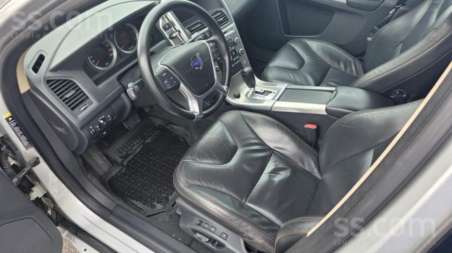 Pelēks Volvo XC60 2009 Jelgava, ar dzinēja tilpumu 2.40 L un nobraukumu 316 tūkst. km par 8390 €, foto 8 vietnē AUTOMOTO.COM.LV
