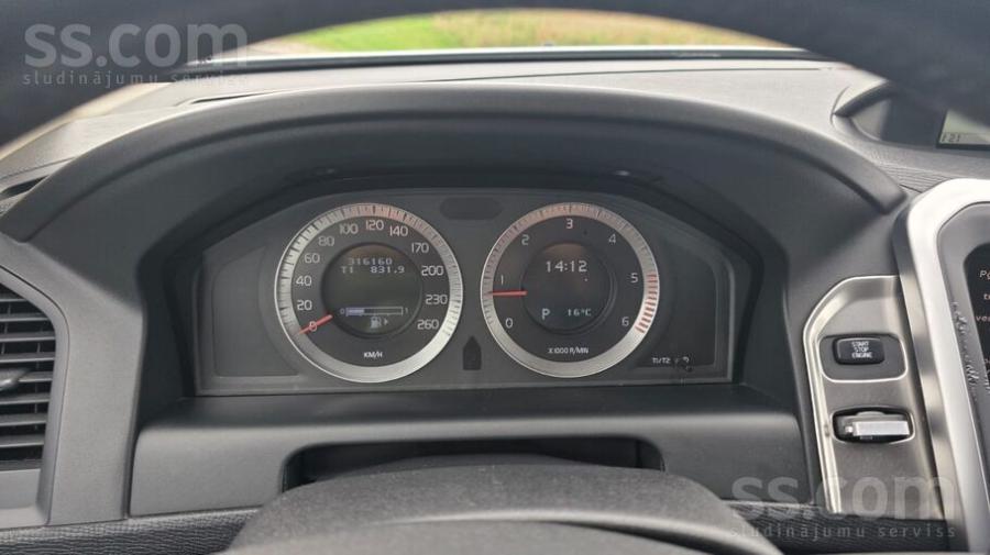 Pelēks Volvo XC60 2009 Jelgava, ar dzinēja tilpumu 2.40 L un nobraukumu 316 tūkst. km par 8390 €, foto 20 vietnē AUTOMOTO.COM.LV