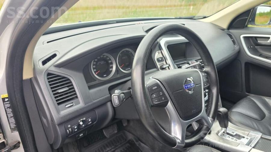 Pelēks Volvo XC60 2009 Jelgava, ar dzinēja tilpumu 2.40 L un nobraukumu 316 tūkst. km par 8390 €, foto 14 vietnē AUTOMOTO.COM.LV