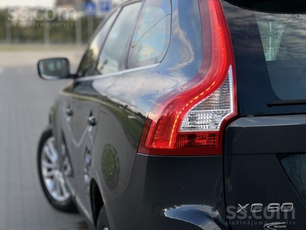 Pelēks Volvo XC60 2009 Rēzekne, ar dzinēja tilpumu 2.40 L un nobraukumu 219 tūkst. km par 8290 €, foto 9 vietnē AUTOMOTO.COM.LV