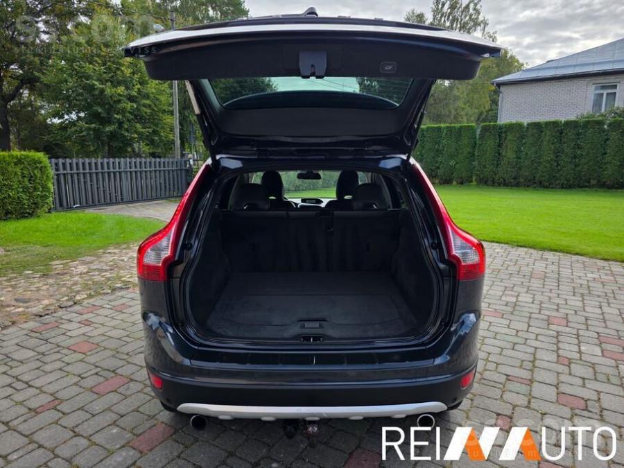 Pelēks Volvo XC60 2009 Rīga, ar dzinēja tilpumu 2.40 L un nobraukumu 392 tūkst. km par 7950 €, foto 14 vietnē AUTOMOTO.COM.LV