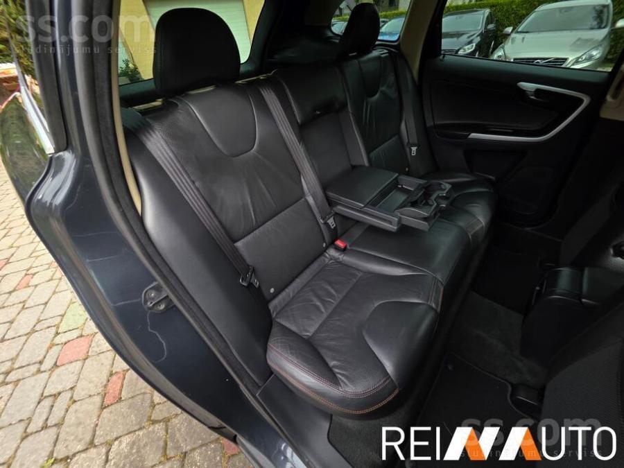 Pelēks Volvo XC60 2009 Rīga, ar dzinēja tilpumu 2.40 L un nobraukumu 392 tūkst. km par 7950 €, foto 17 vietnē AUTOMOTO.COM.LV