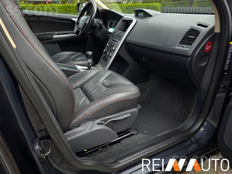 Pelēks Volvo XC60 2009 Rīga, ar dzinēja tilpumu 2.40 L un nobraukumu 392 tūkst. km par 7950 €, foto 20 vietnē AUTOMOTO.COM.LV
