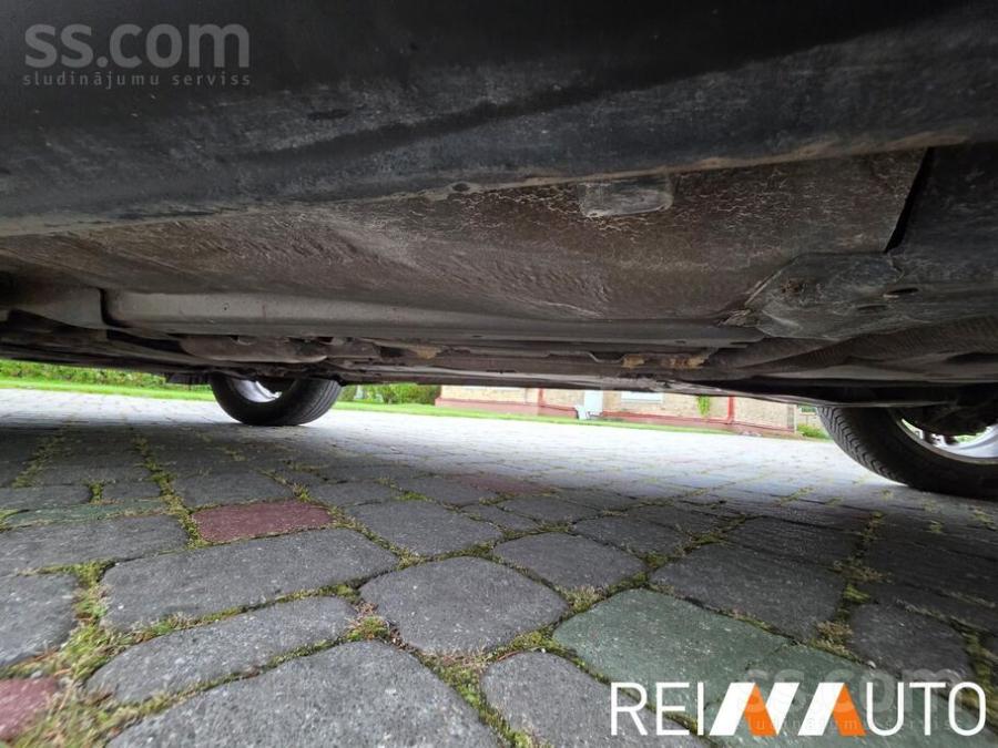 Pelēks Volvo XC60 2009 Rīga, ar dzinēja tilpumu 2.40 L un nobraukumu 392 tūkst. km par 7950 €, foto 33 vietnē AUTOMOTO.COM.LV