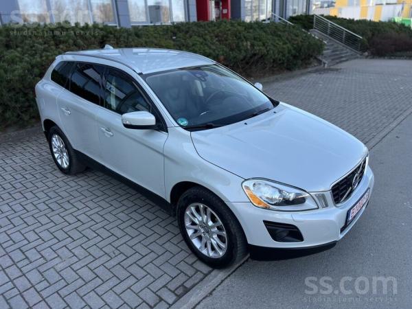 Pelēks Volvo XC60 2009 Rīga, ar dzinēja tilpumu 2.40 L un nobraukumu 330 tūkst. km par 7990 €, foto 6 vietnē AUTOMOTO.COM.LV