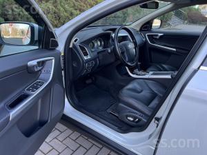 Pelēks Volvo XC60 2009 Rīga, ar dzinēja tilpumu 2.40 L un nobraukumu 330 tūkst. km par 7990 €, foto 10 vietnē AUTOMOTO.COM.LV