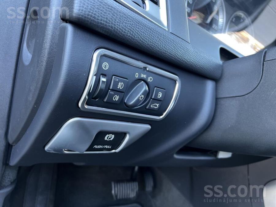 Pelēks Volvo XC60 2009 Rīga, ar dzinēja tilpumu 2.40 L un nobraukumu 330 tūkst. km par 7990 €, foto 13 vietnē AUTOMOTO.COM.LV