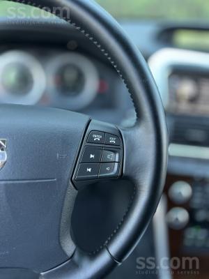 Pelēks Volvo XC60 2009 Rīga, ar dzinēja tilpumu 2.40 L un nobraukumu 330 tūkst. km par 7990 €, foto 15 vietnē AUTOMOTO.COM.LV