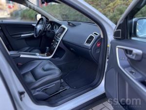 Pelēks Volvo XC60 2009 Rīga, ar dzinēja tilpumu 2.40 L un nobraukumu 330 tūkst. km par 7990 €, foto 22 vietnē AUTOMOTO.COM.LV