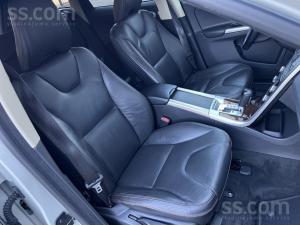 Pelēks Volvo XC60 2009 Rīga, ar dzinēja tilpumu 2.40 L un nobraukumu 330 tūkst. km par 7990 €, foto 23 vietnē AUTOMOTO.COM.LV
