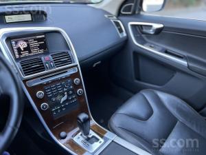 Pelēks Volvo XC60 2009 Rīga, ar dzinēja tilpumu 2.40 L un nobraukumu 330 tūkst. km par 7990 €, foto 24 vietnē AUTOMOTO.COM.LV