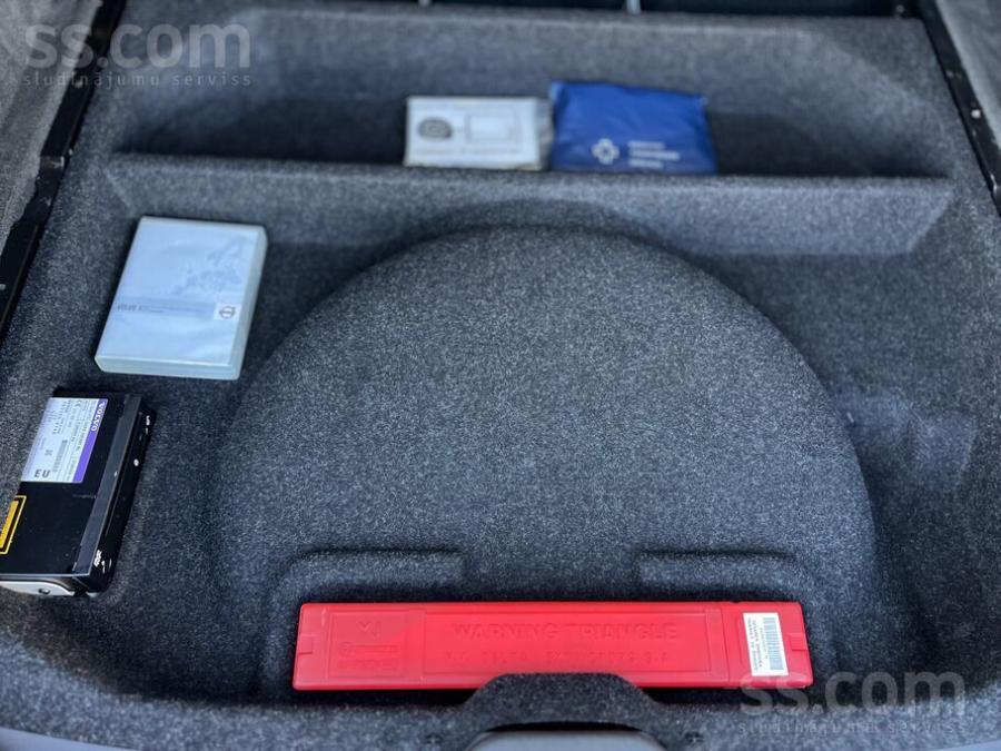 Pelēks Volvo XC60 2009 Rīga, ar dzinēja tilpumu 2.40 L un nobraukumu 330 tūkst. km par 7990 €, foto 29 vietnē AUTOMOTO.COM.LV