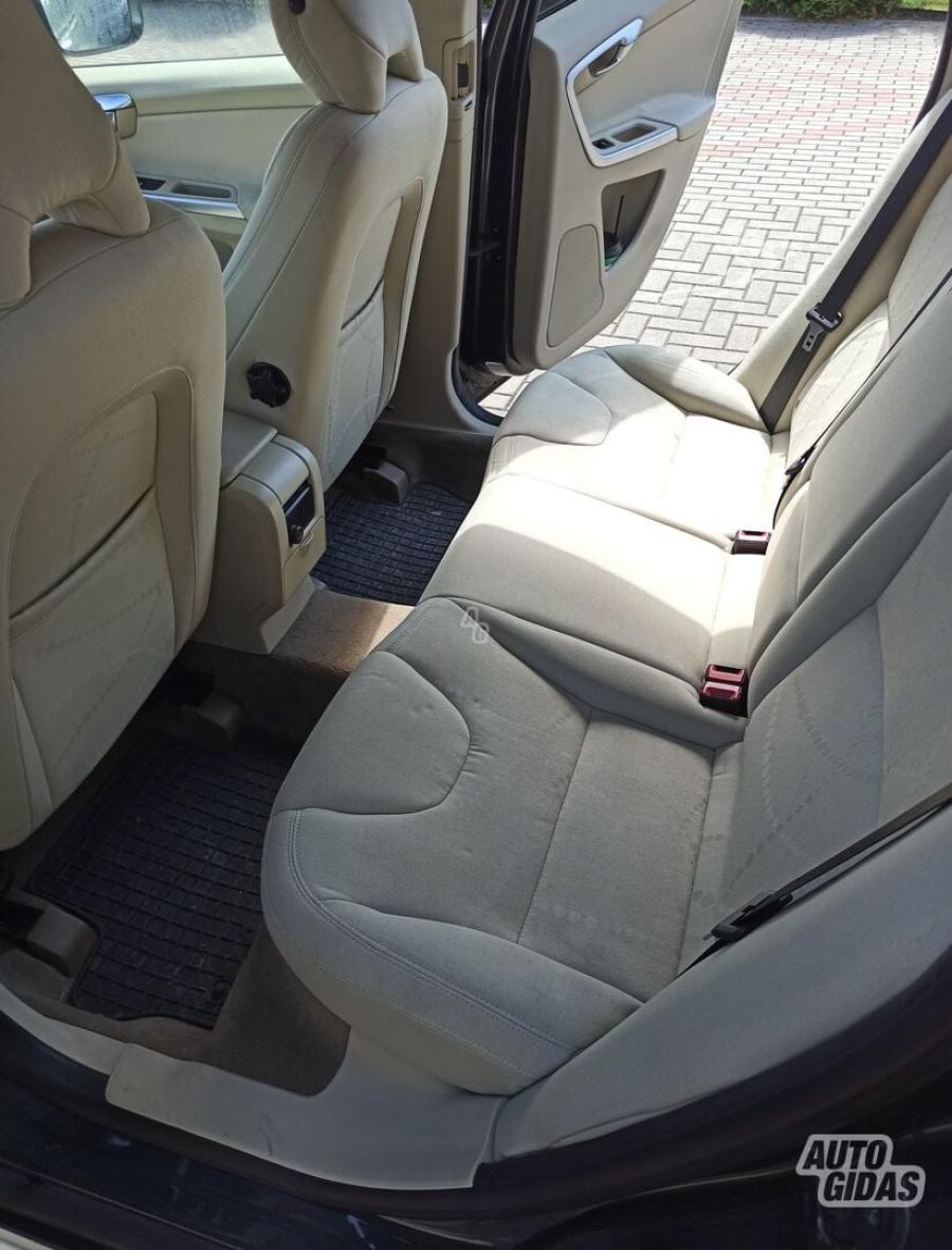 Pelēks Volvo XC60 2009 Viļņa, ar dzinēja tilpumu 2.40 L un nobraukumu 239 tūkst. km par 5800 €, foto 8 vietnē AUTOMOTO.COM.LV