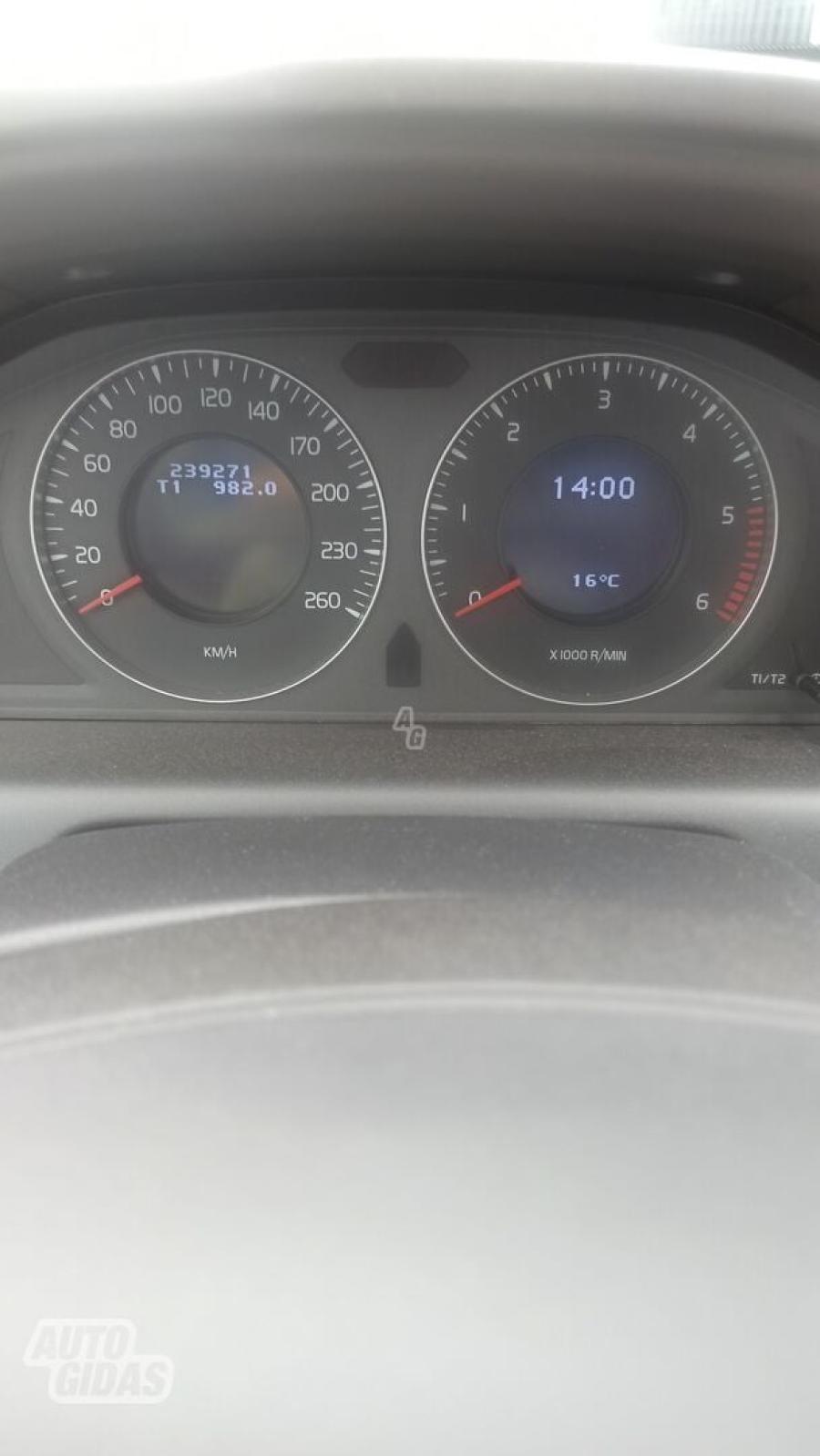 Pelēks Volvo XC60 2009 Viļņa, ar dzinēja tilpumu 2.40 L un nobraukumu 239 tūkst. km par 5800 €, foto 12 vietnē AUTOMOTO.COM.LV