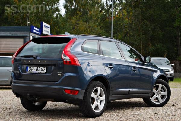 Pelēks Volvo XC60 2009 Tukums, ar dzinēja tilpumu 2.40 L un nobraukumu 320 tūkst. km par 7350 €, foto 3 vietnē AUTOMOTO.COM.LV