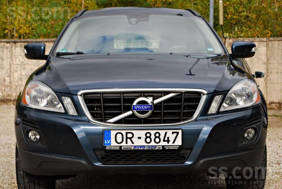 Grey Volvo XC60 2009 in Tukums, with an engine capacity of 2.40 L and mileage of 320 thousand km for 7350 €, photo 4 on AUTOMOTO.COM.LV