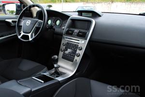 Grey Volvo XC60 2009 in Tukums, with an engine capacity of 2.40 L and mileage of 320 thousand km for 7350 €, photo 8 on AUTOMOTO.COM.LV