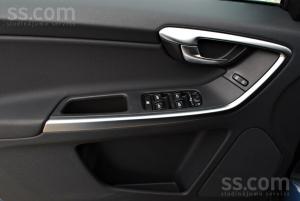 Grey Volvo XC60 2009 in Tukums, with an engine capacity of 2.40 L and mileage of 320 thousand km for 7350 €, photo 9 on AUTOMOTO.COM.LV