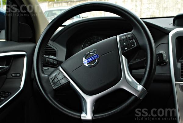 Pelēks Volvo XC60 2009 Tukums, ar dzinēja tilpumu 2.40 L un nobraukumu 320 tūkst. km par 7350 €, foto 10 vietnē AUTOMOTO.COM.LV