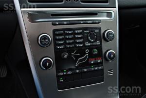 Grey Volvo XC60 2009 in Tukums, with an engine capacity of 2.40 L and mileage of 320 thousand km for 7350 €, photo 11 on AUTOMOTO.COM.LV