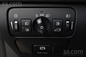 Grey Volvo XC60 2009 in Tukums, with an engine capacity of 2.40 L and mileage of 320 thousand km for 7350 €, photo 14 on AUTOMOTO.COM.LV