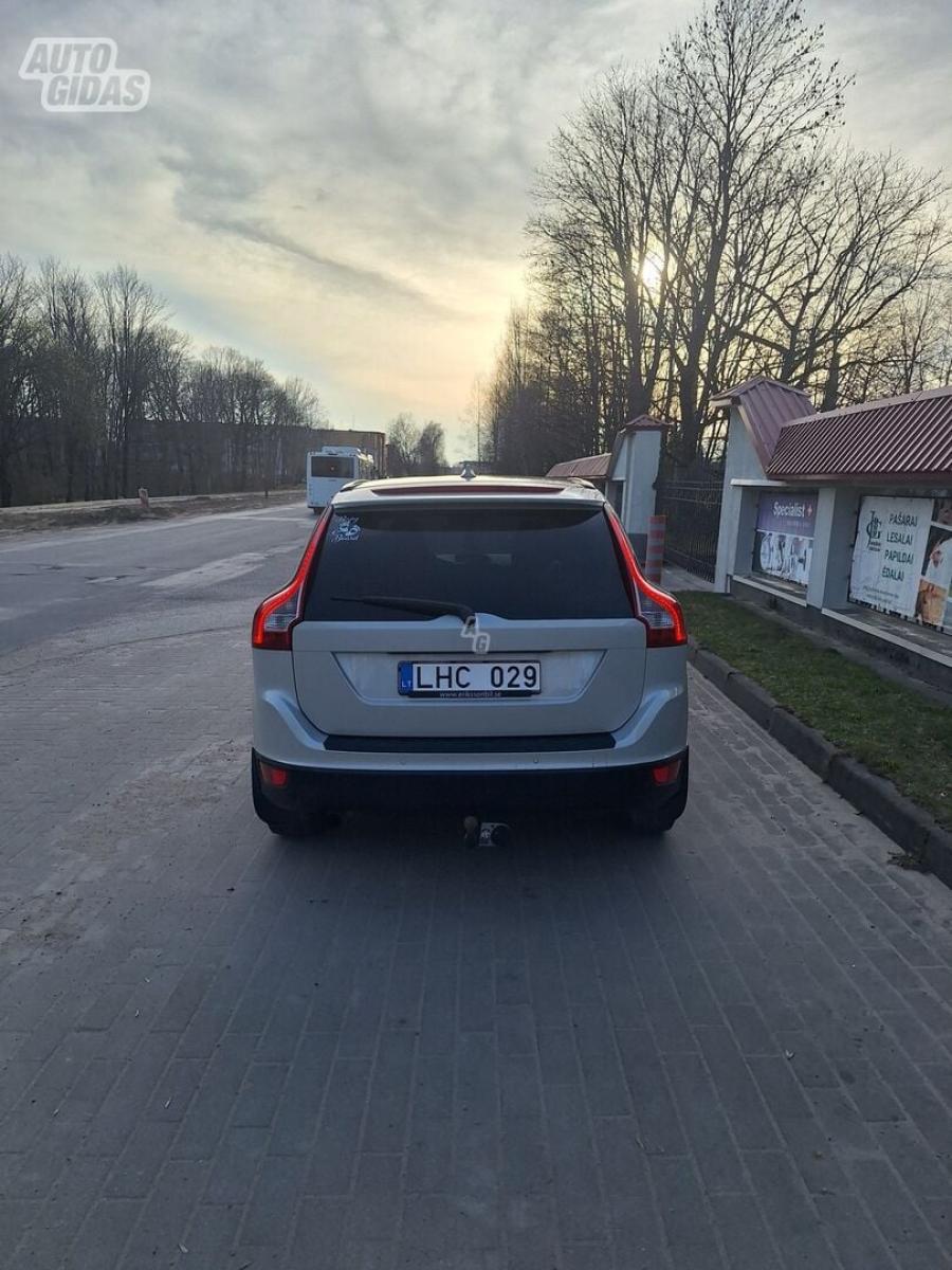 Pelēks Volvo XC60 2009 Šilalė, ar dzinēja tilpumu 2.40 L un nobraukumu 370 tūkst. km par 4800 €, foto 4 vietnē AUTOMOTO.COM.LV