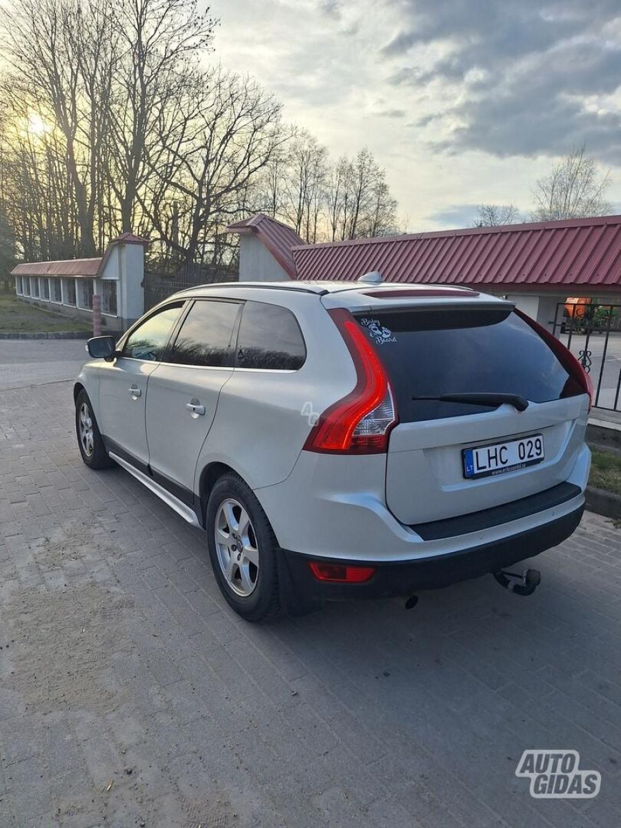 Pelēks Volvo XC60 2009 Šilalė, ar dzinēja tilpumu 2.40 L un nobraukumu 370 tūkst. km par 4800 €, foto 5 vietnē AUTOMOTO.COM.LV