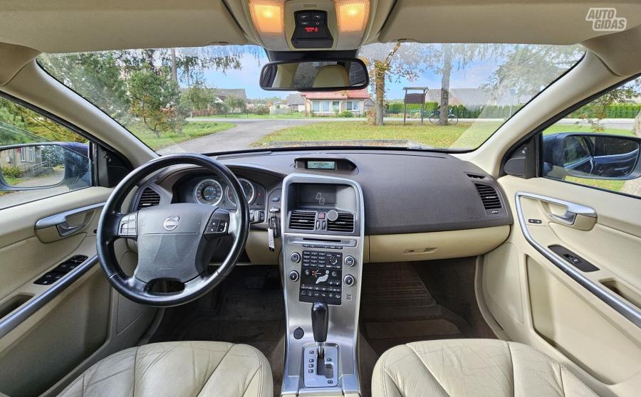 Grey Volvo XC60 2009 in Ariogala, with an engine capacity of 2.40 L and mileage of 396 thousand km for 6300 €, photo 18 on AUTOMOTO.COM.LV