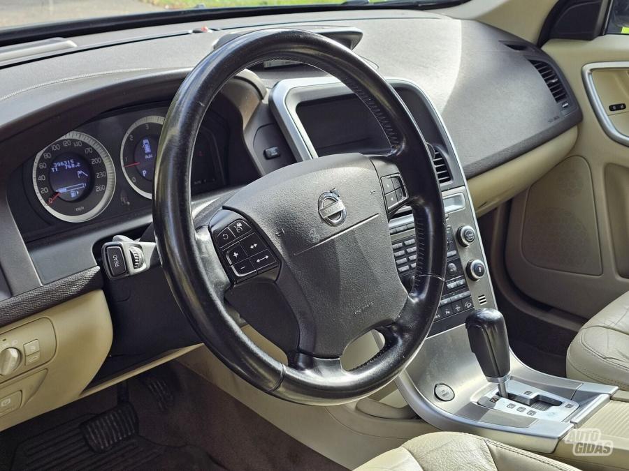 Grey Volvo XC60 2009 in Ariogala, with an engine capacity of 2.40 L and mileage of 396 thousand km for 6300 €, photo 19 on AUTOMOTO.COM.LV