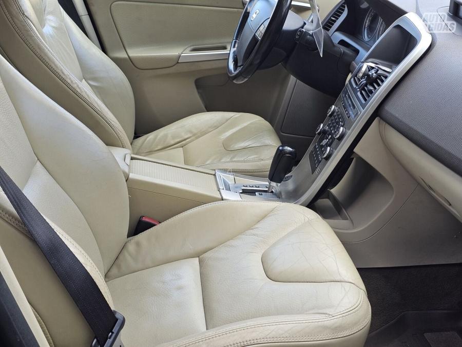 Grey Volvo XC60 2009 in Ariogala, with an engine capacity of 2.40 L and mileage of 396 thousand km for 6300 €, photo 21 on AUTOMOTO.COM.LV
