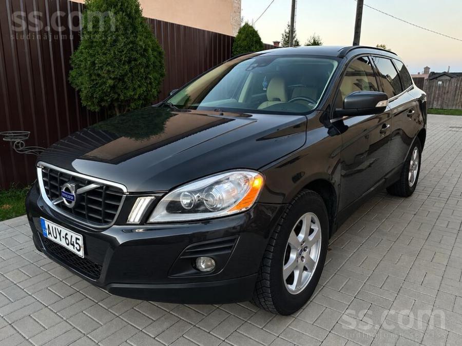 Pelēks Volvo XC60 2009 Daugavpils, ar dzinēja tilpumu 2.40 L un nobraukumu 298 tūkst. km par 5500 €, foto 1 vietnē AUTOMOTO.COM.LV