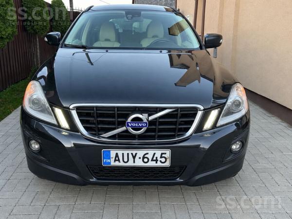 Grey Volvo XC60 2009 in Daugavpils, with an engine capacity of 2.40 L and mileage of 298 thousand km for 5500 €, photo 3 on AUTOMOTO.COM.LV